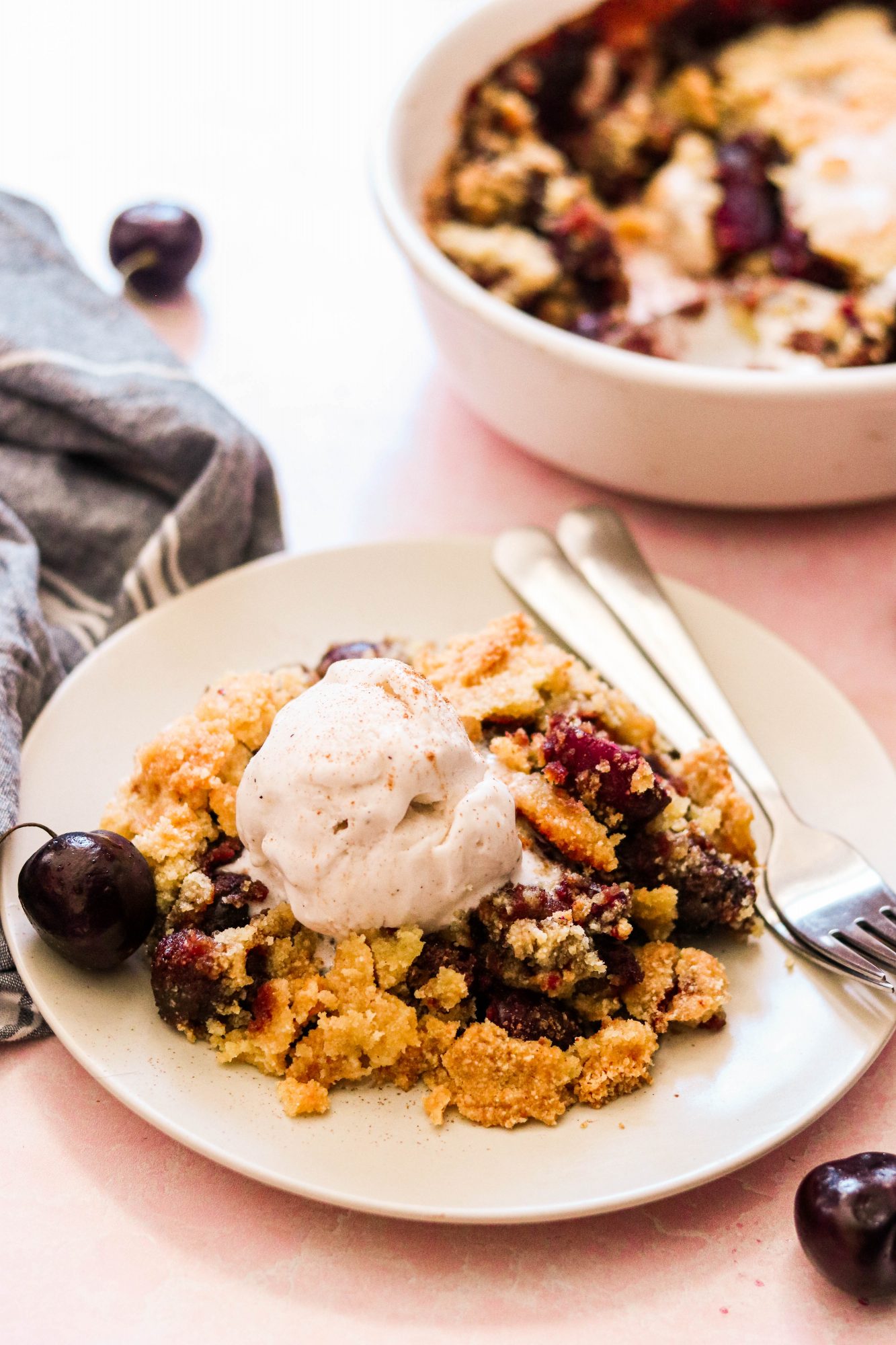Vegan & Paleo Cherry Crumble (with Fresh or Frozen Cherries) – What ...
