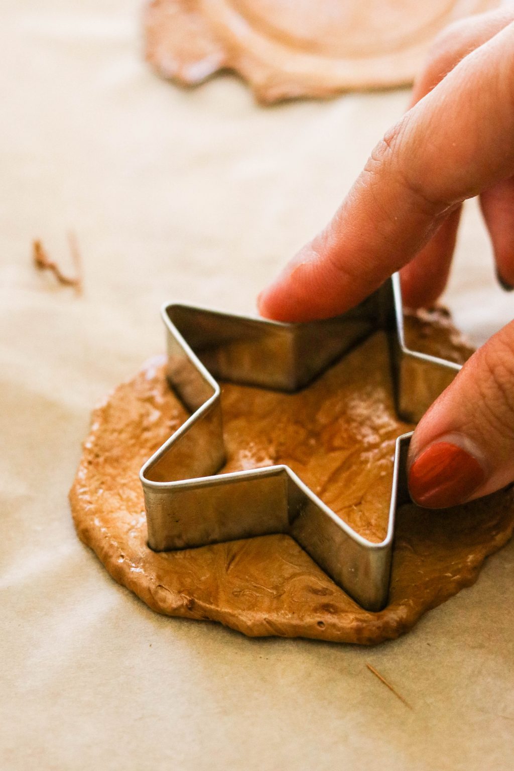 Dalgona Candy Recipe from "Squid Game" (Paleo & Vegan)