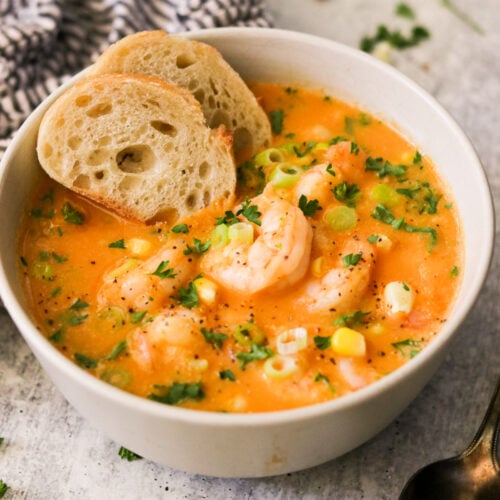 Smooth and Creamy Shrimp and Corn Bisque Recipe