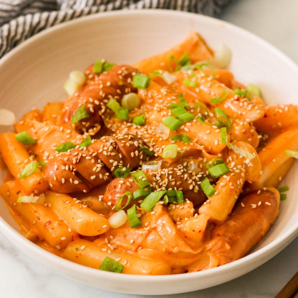 Creamy Rose Tteokbokki Recipe (Korean Rice Cakes)