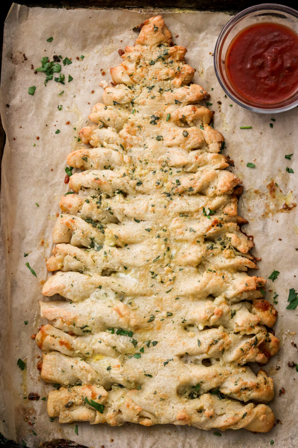 Cheesy Garlic Pull-Apart Christmas Tree Bread Recipe